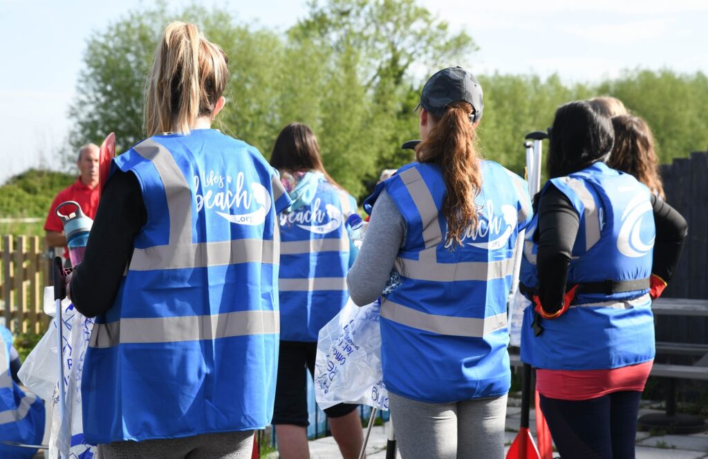 ProCook employees join Life’s a Beach charity for Canal Clean Up ...